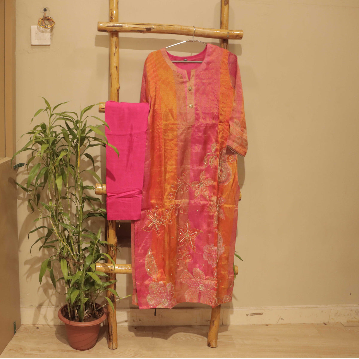 Mandy Color Muslin Top (T.L.45') and Parallel Pant (P.H.35') with Musl ...