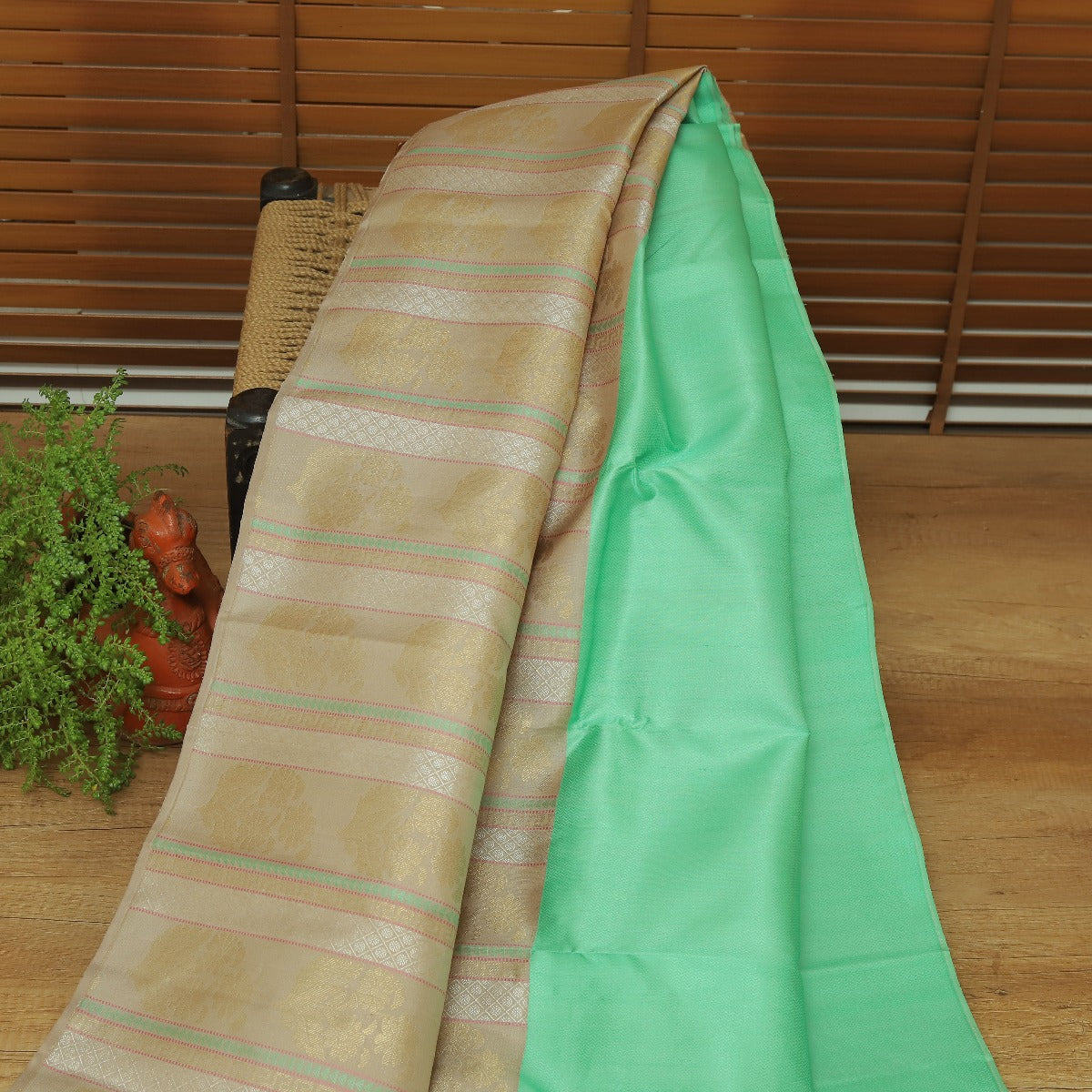 Distemper Green Color Half and Half Pure Handloom Kancheepuram Silk Sa ...